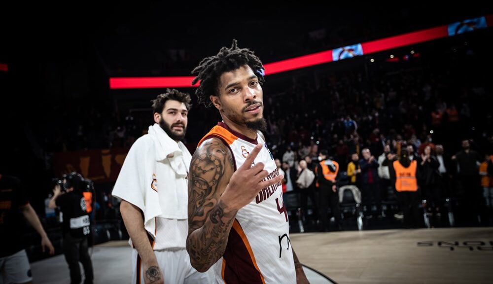 DeVaughn Akoon-Purcell fortsætter karrieren i Rusland - Fullcourt