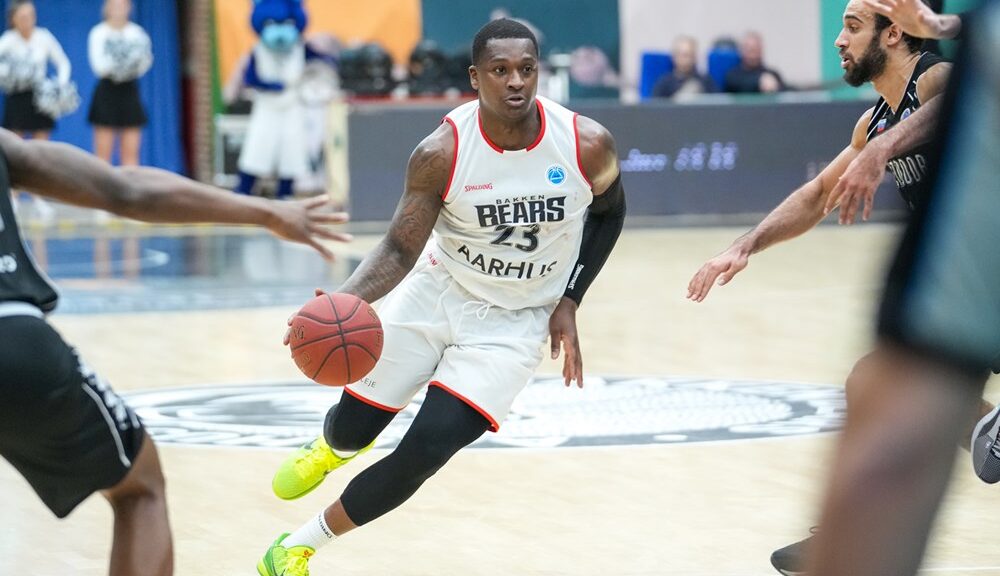 Marvelle Harris og Bakken Bears besøger og sejrer i Randers - Fullcourt