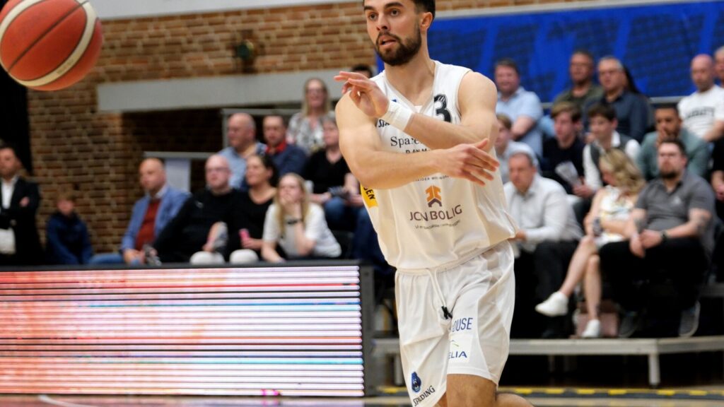 Horsens IC henter spiller hos rivaler - Fullcourt