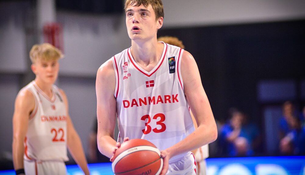 Officielt: Johan Munch skriver under med College hold - Fullcourt