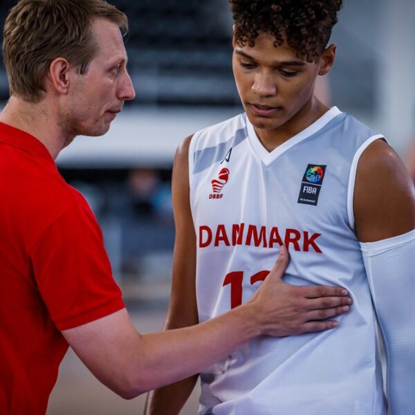 Danmarks største medie inden for basketball → Fullcourt.dk